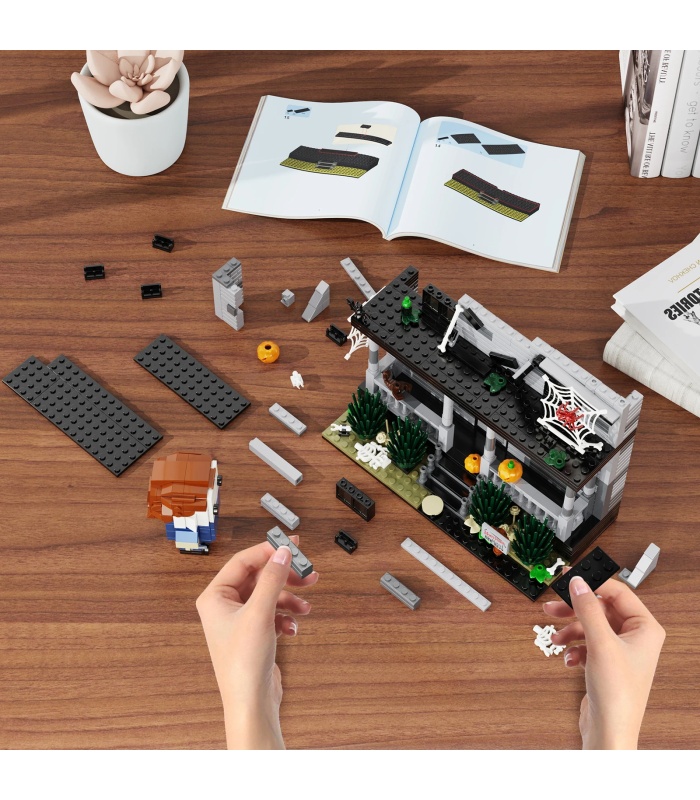 Custom Michael Myers House Building Blocks Toy Set - BuildingToyStore.com